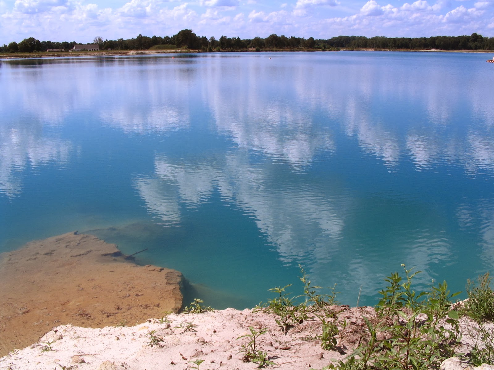 Weert en natuur: Waarom is het water van het blauwe meertje zo blauw?