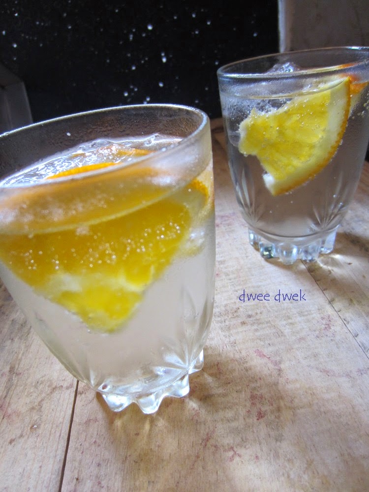 Ini Manfaat Irisan Lemon Pada Air Putih