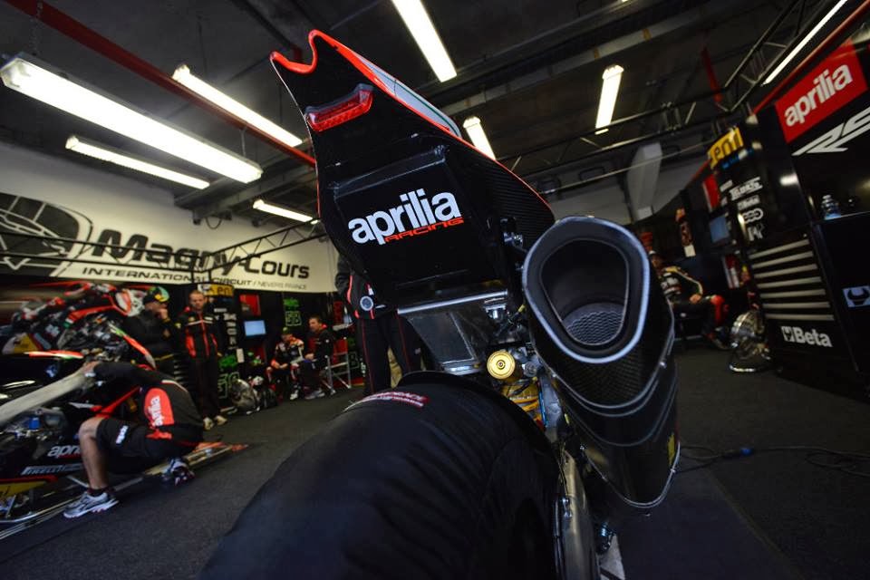 Racing Cafè: Photo #496 - Aprilia Racing