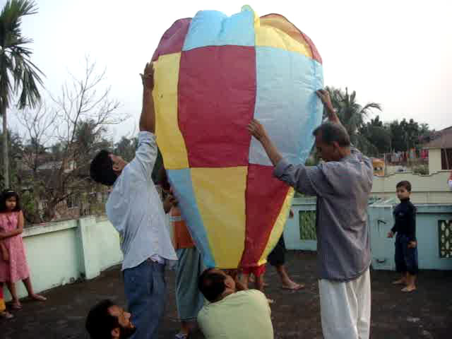 FANUSH PAPERMADE HOT BALLOON: History of fanush