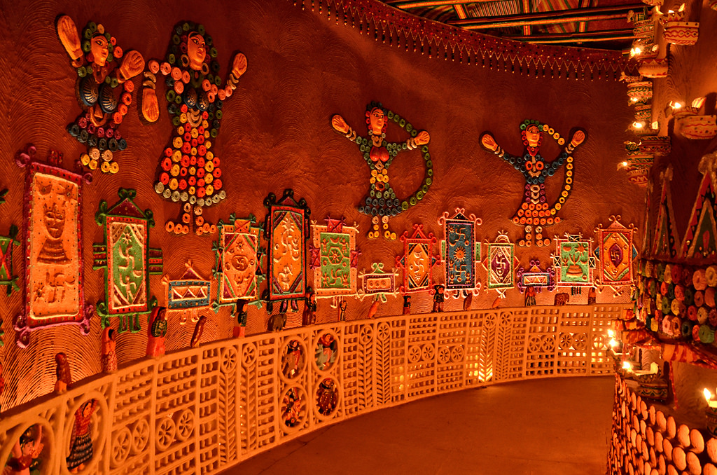 Auspicious Durga Puja - Desgin,Decorations & Culture.