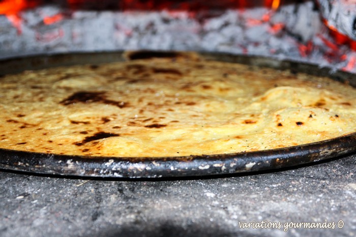 La socca, une irrésistible spécialité niçoise ! | Les Variations ...