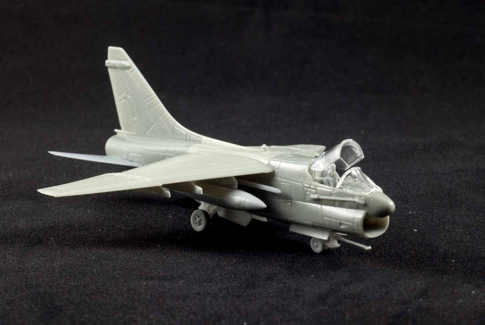 Kampfgruppe 1/144: 1/144 A-7E Corsair | Desert Storm | RESIN KIT - Hero ...