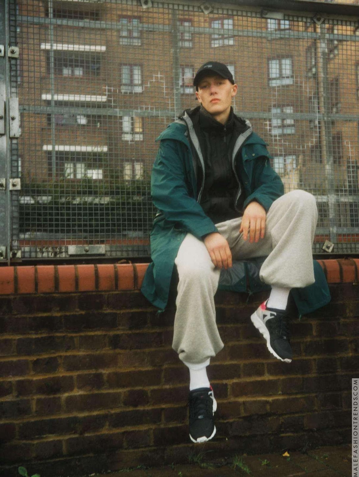 Joe Kinsella para L'Officiel Hommes Italia por Markus Rico