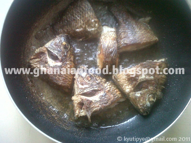Ghanaian Food: Waakye with Fried Fish and Wele stew