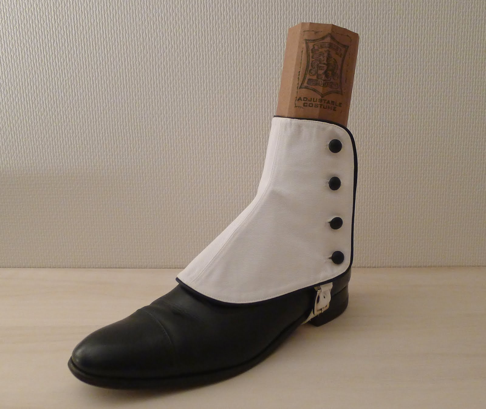 ADJUSTABLE COSTUME: Special Boots Spats