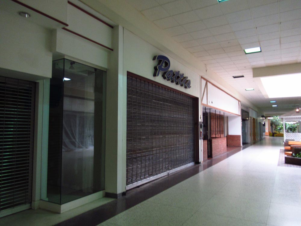 Sky City: Retail History: Warren Mall: Warren, PA