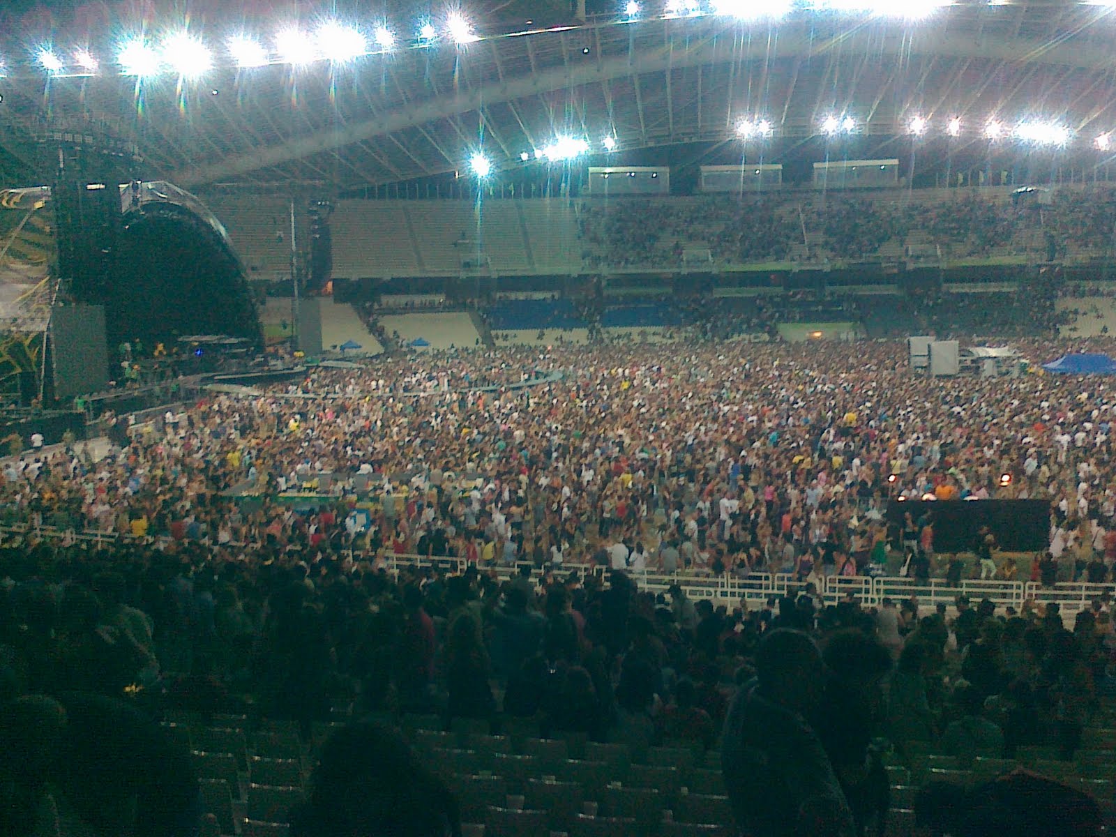 ΠΑΝΙΩΝΙΟΣ ΣΤΗ ΧΙΟ: Μια μεγαλη συναυλια ( Bon Jovi Live in Athens 7 20 2011)