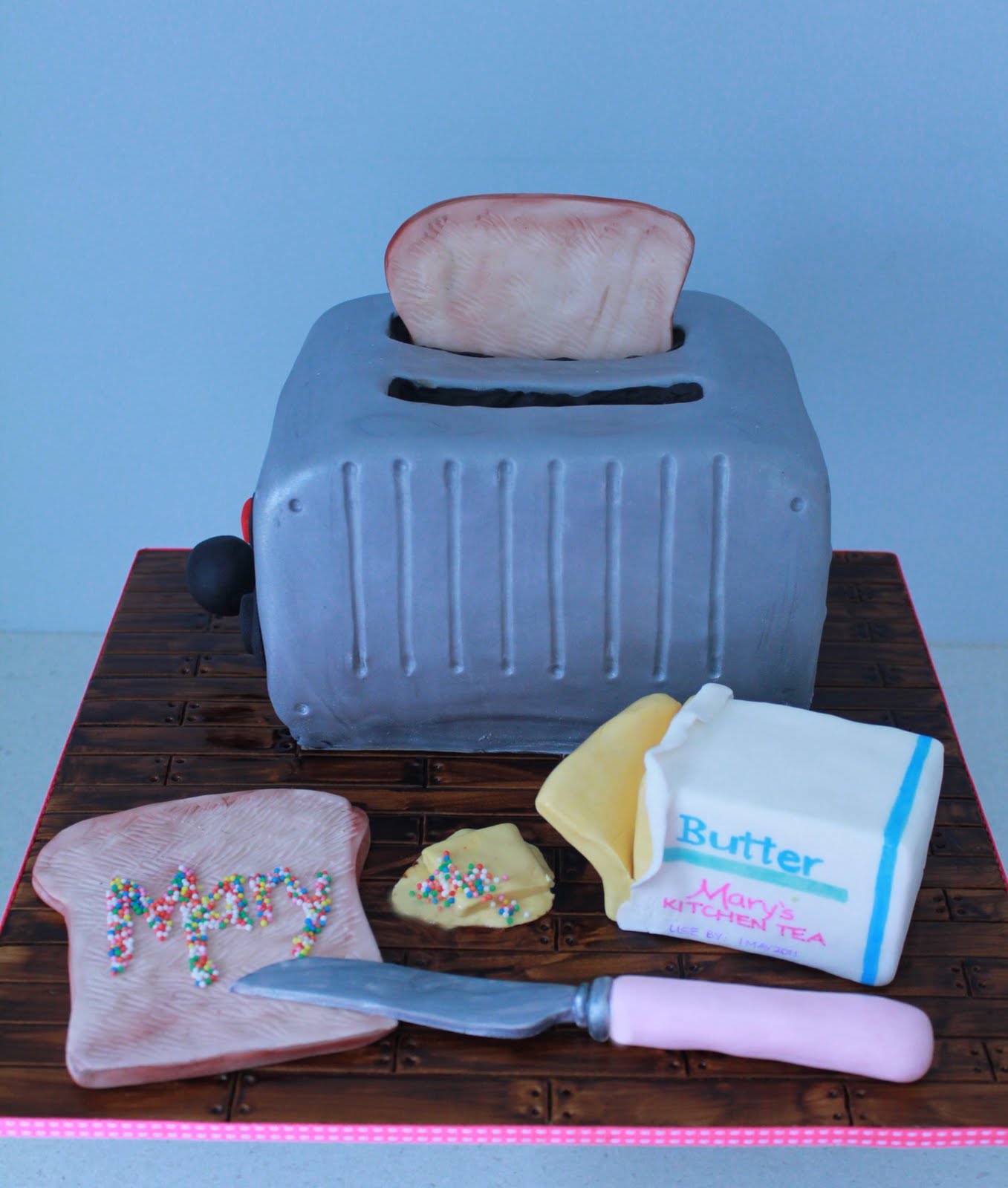 Blissfully Sweet: Retro Toaster Kitchen Tea Cake