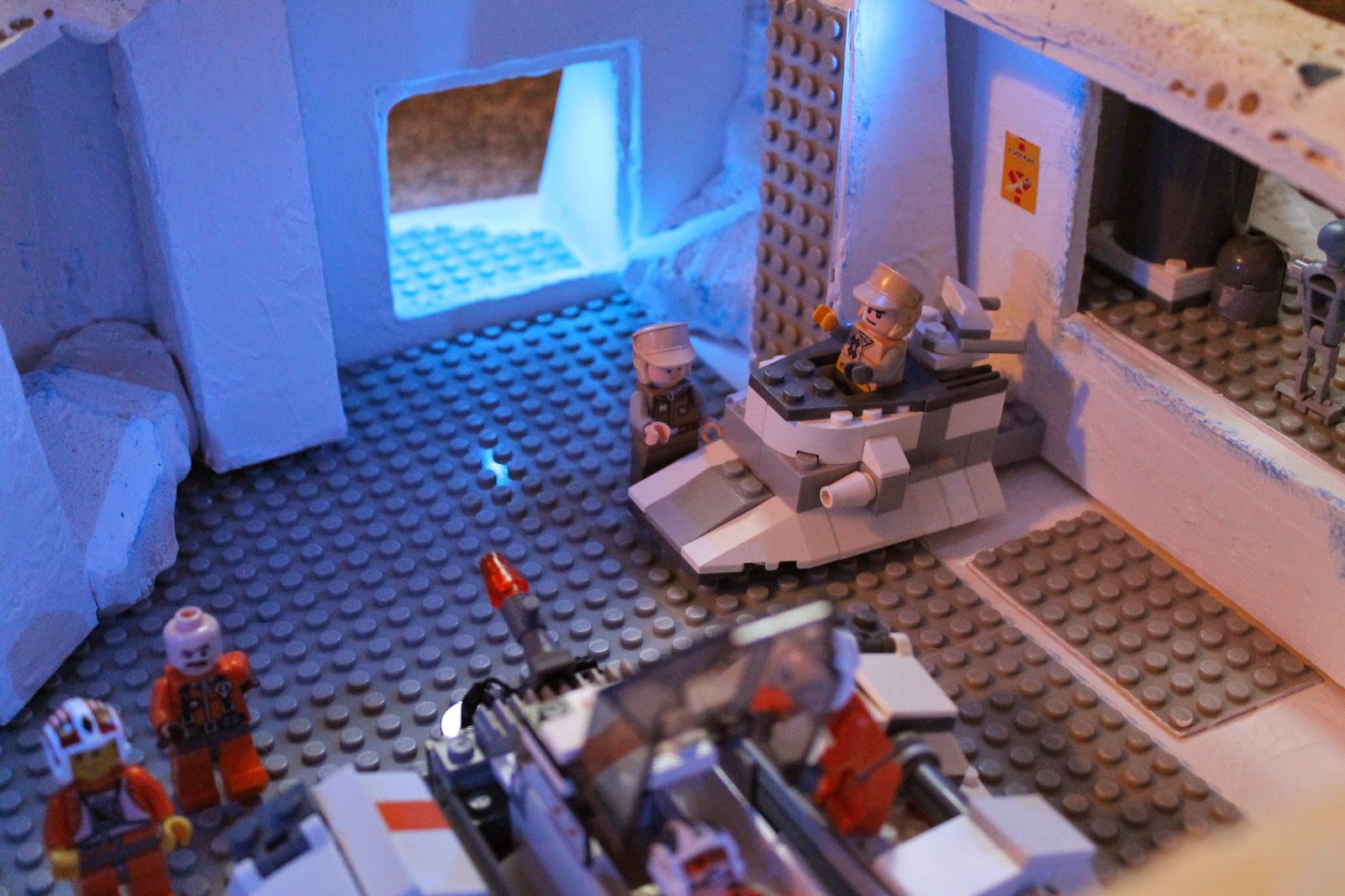 1/72 Scale Kits & Diorama: Lego Star Wars Hoth Base