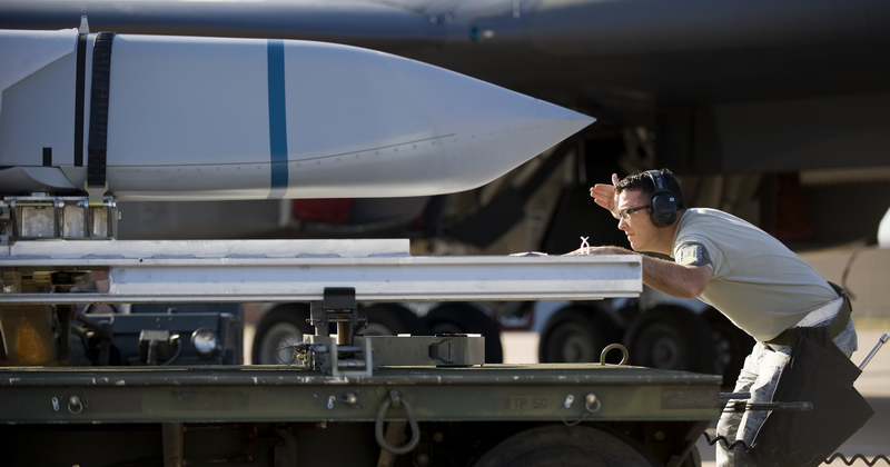 desarrollo defensa y tecnologia belica: Bombarderos B-1B atacaron ...