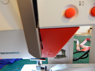 Dans le dressing de mes ptits titis: La Bernina 215 Simply Red : elle à ...