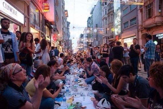 Photos: Iftar on the streets of London yesterday...