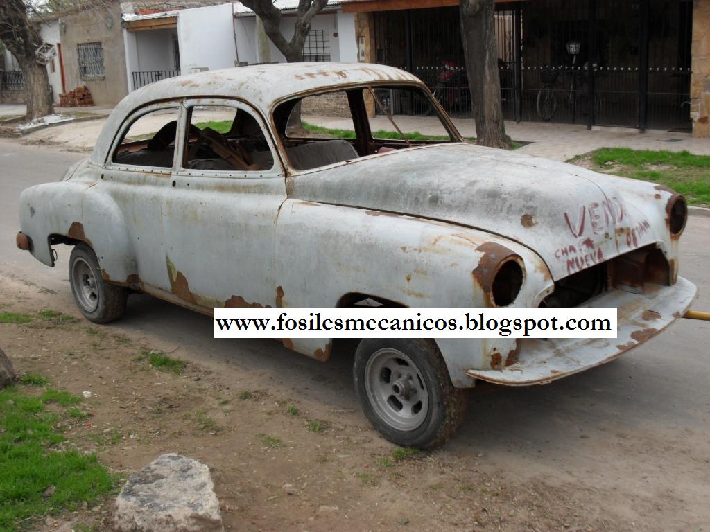Fosiles mecanicos: Chevrolet 51 y Ford Falcon 79 (gracias Alejandro)
