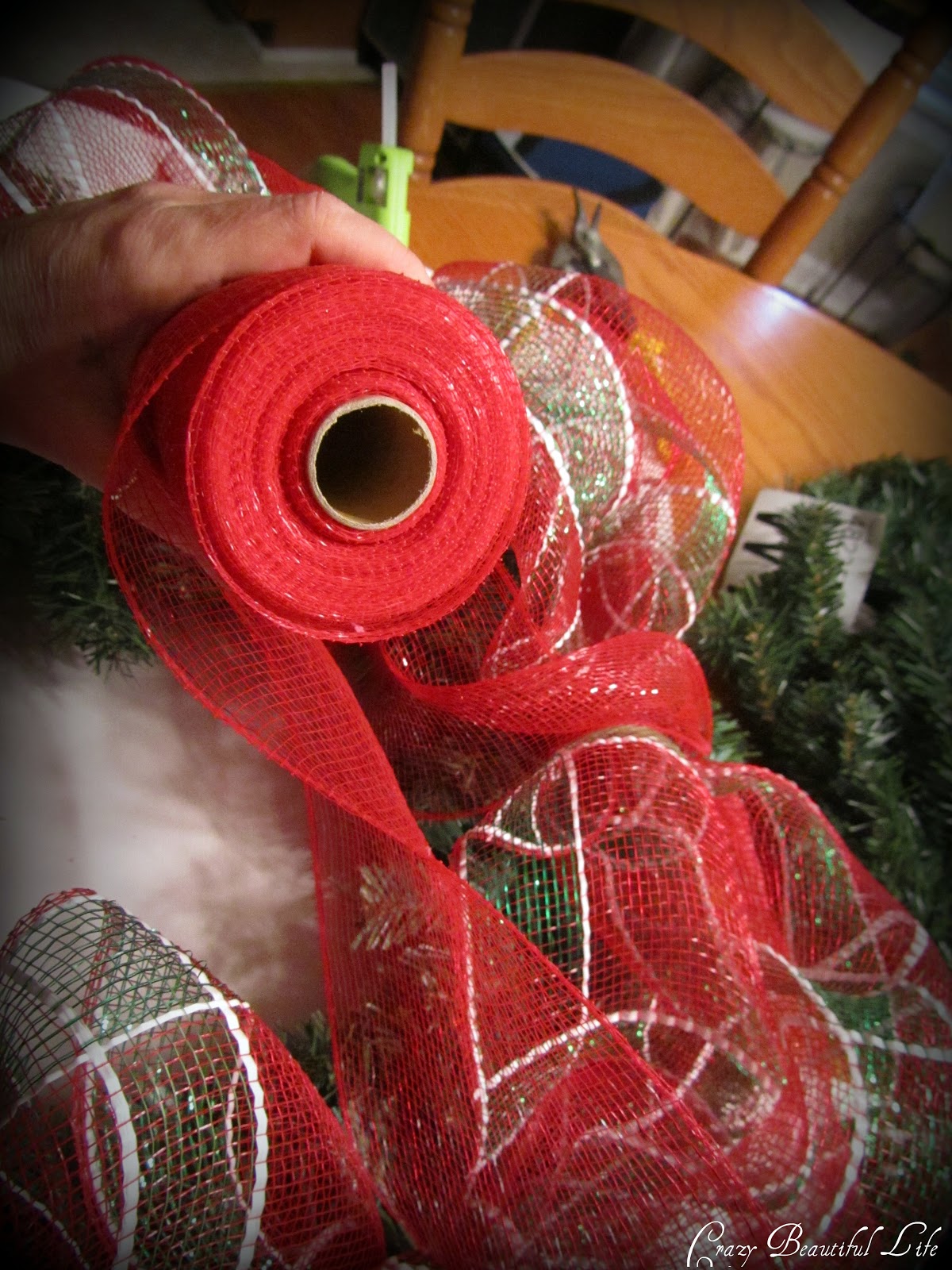 Glitter Glue and Paint: Mesh Wreath ~ Tutorial