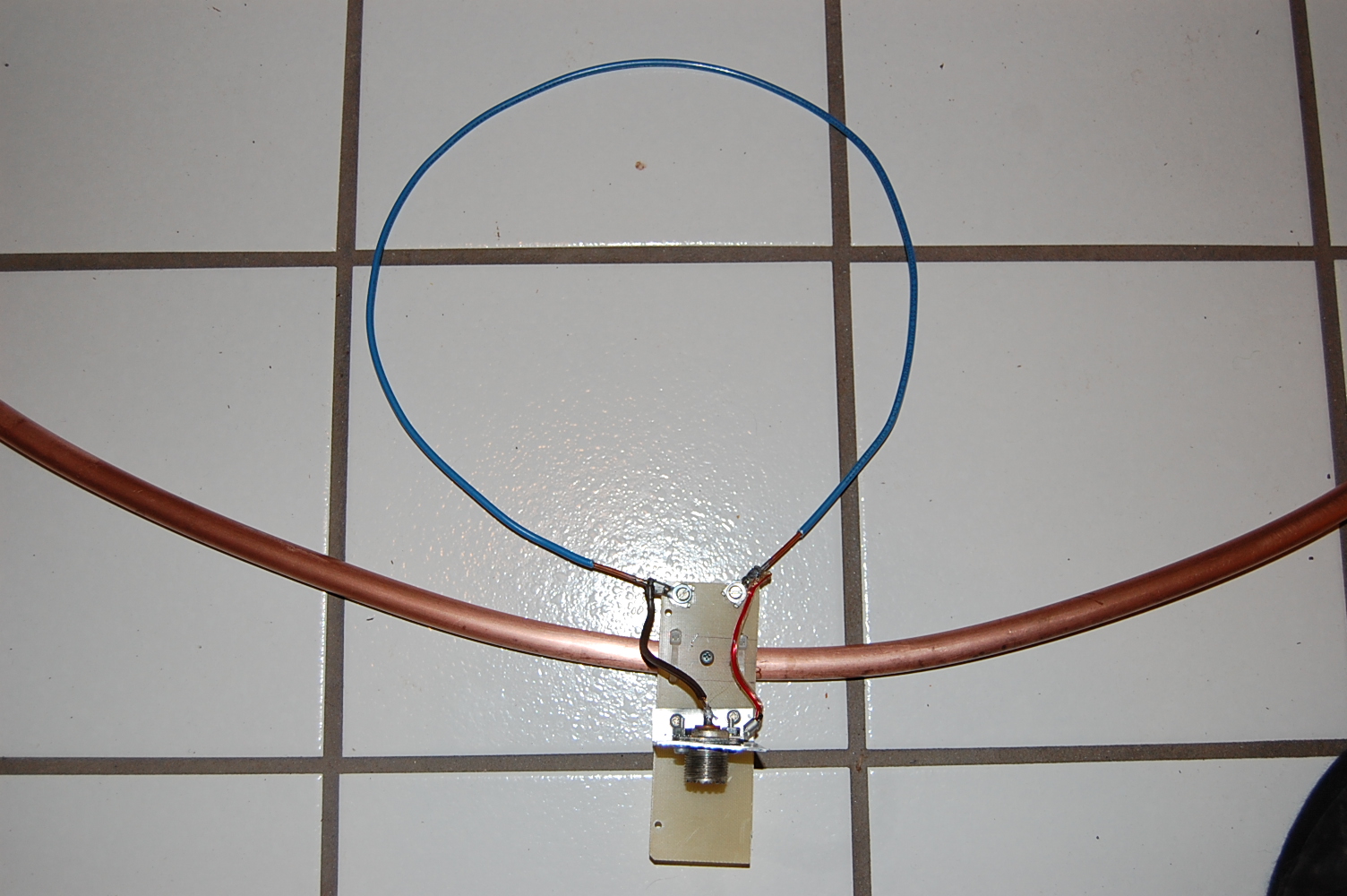 ham electronic homebrewer: Antenna: Mini-loop for 20 meters