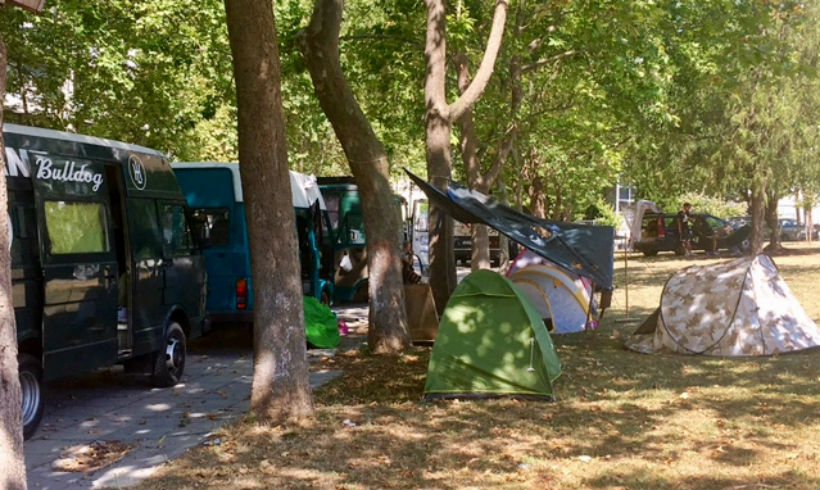 ΛΕΥΤΕΡΙΑ: ΠΑΡΕΝΕΒΗ Ο ΕΙΣΑΓΓΕΛΕΑΣ ΓΙΑ ΤΟ... ΚΑΜΠΙΝΓΚ ΣΤΟ ΑΡΙΣΤΟΤΕΛΕΙΟ ...