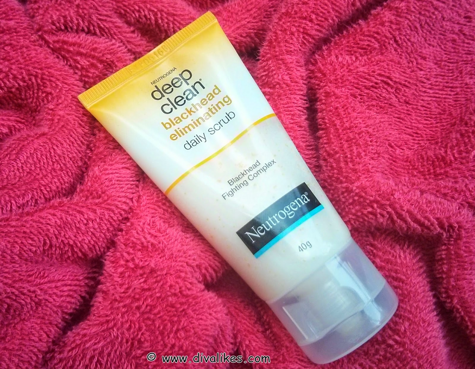 Neutrogena Deep Clean Blackhead Eliminating Daily Scrub Review | Diva Likes