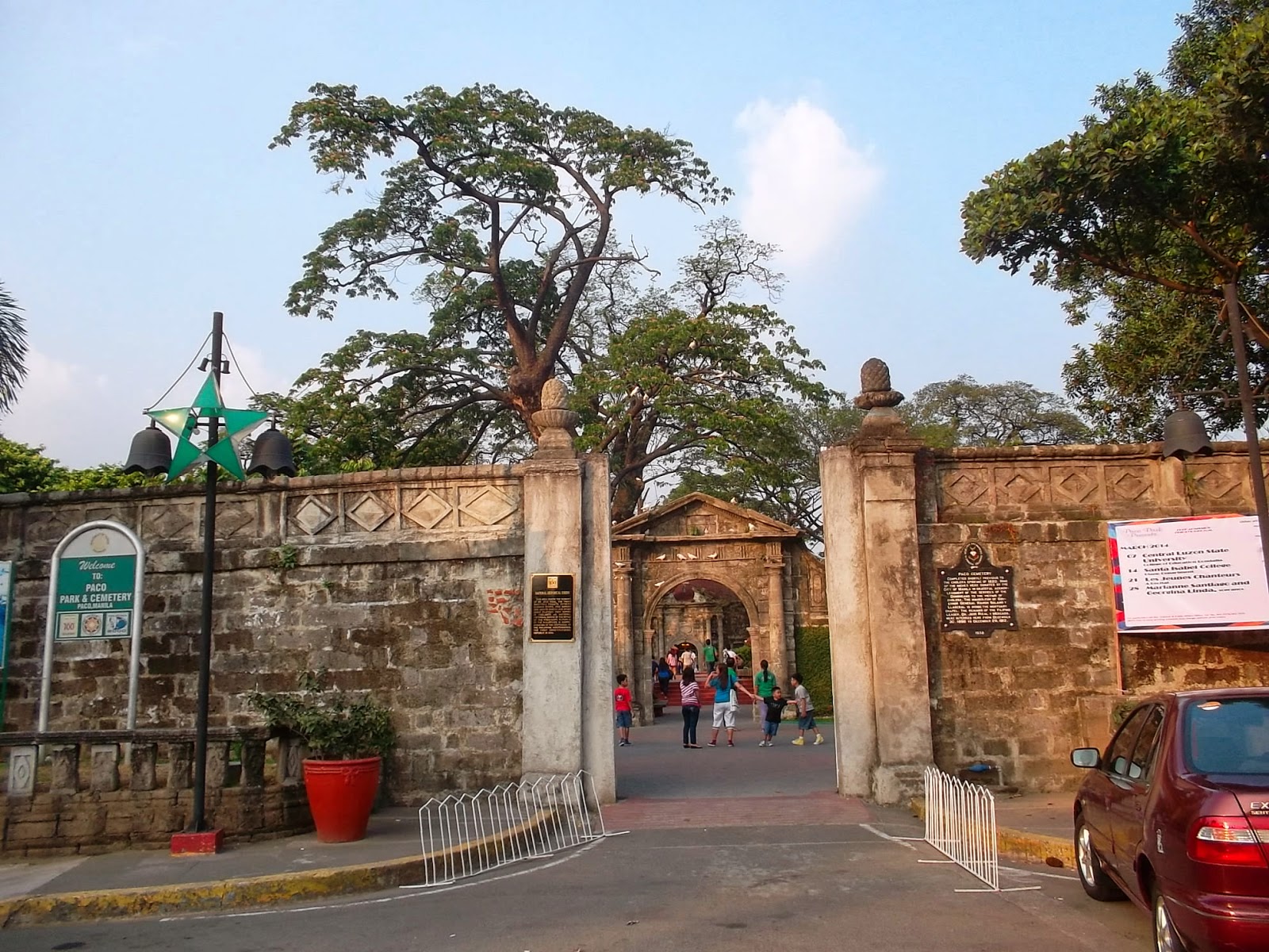 Konted's Make My Day 2: Paco Park: Enchantingly Beautiful