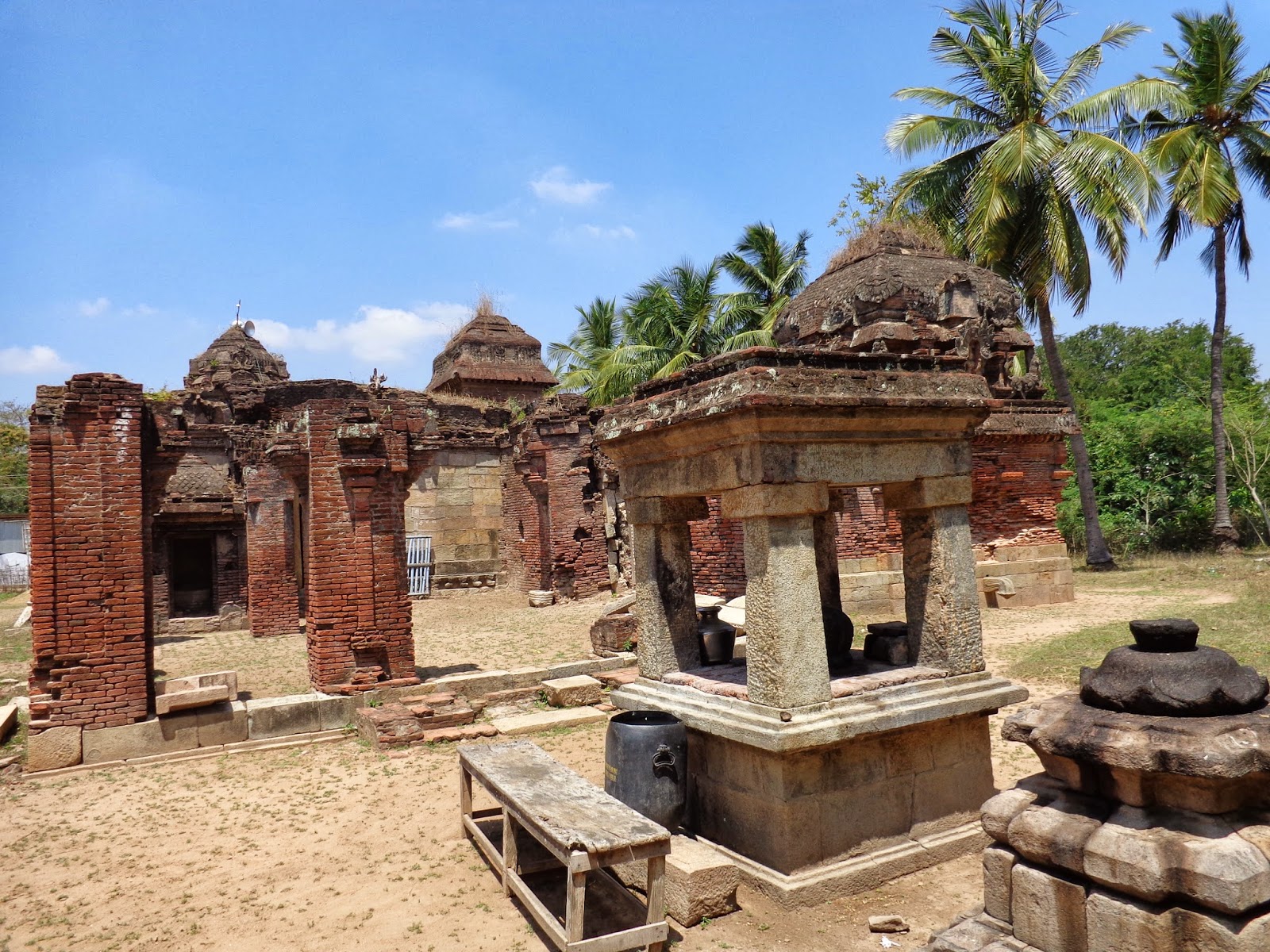 Shiva Krupa: Dilapidated Temples near Nannilam