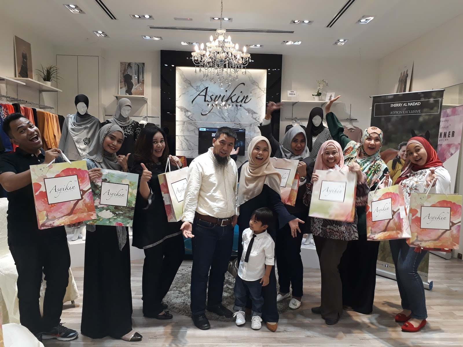 Pembukaan Butik Muslimah Asyikin Exclusive di Setapak Sentral - MRSLIEZ.COM