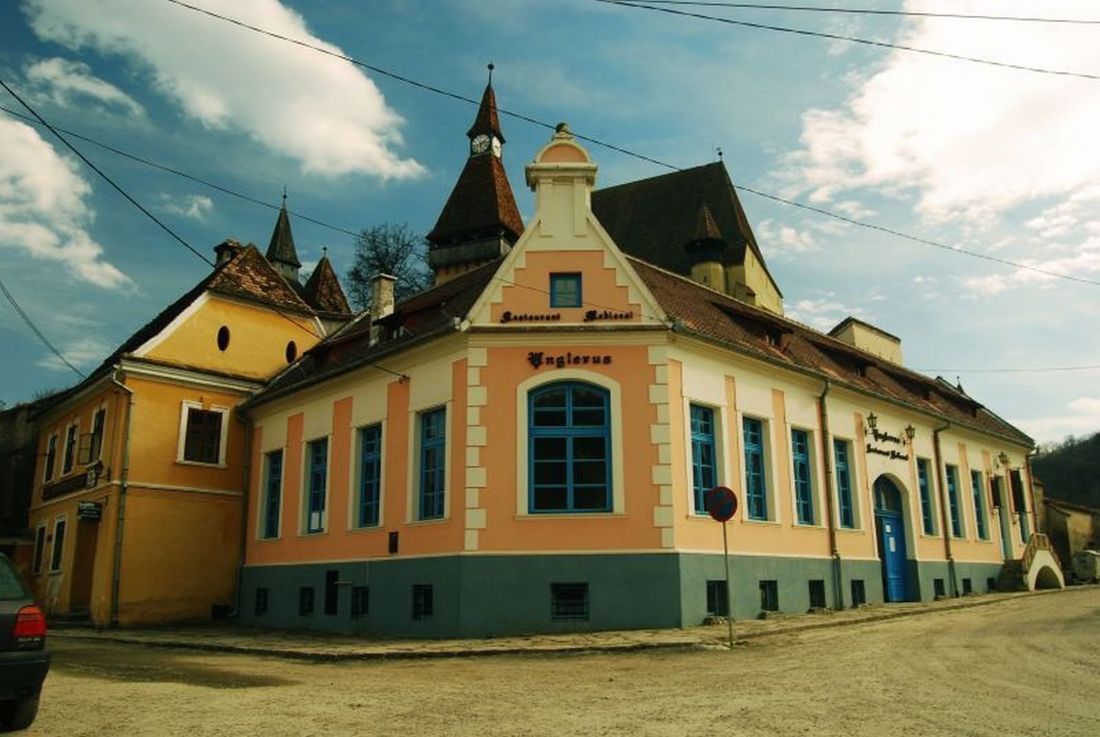 undeva la mijloc: Biserica fortificată din Biertan - Bierthalm ...
