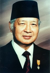 BIOGRAFI SOEHARTO - PRESIDEN KEDUA INDONESIA ~ Alangkah Indahnya Berbagi