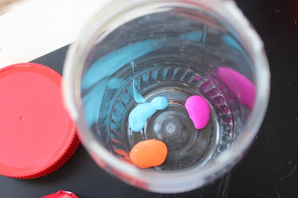 Shake It Up! No Mess Painting Activity for Preschoolers | Sunny Day Family