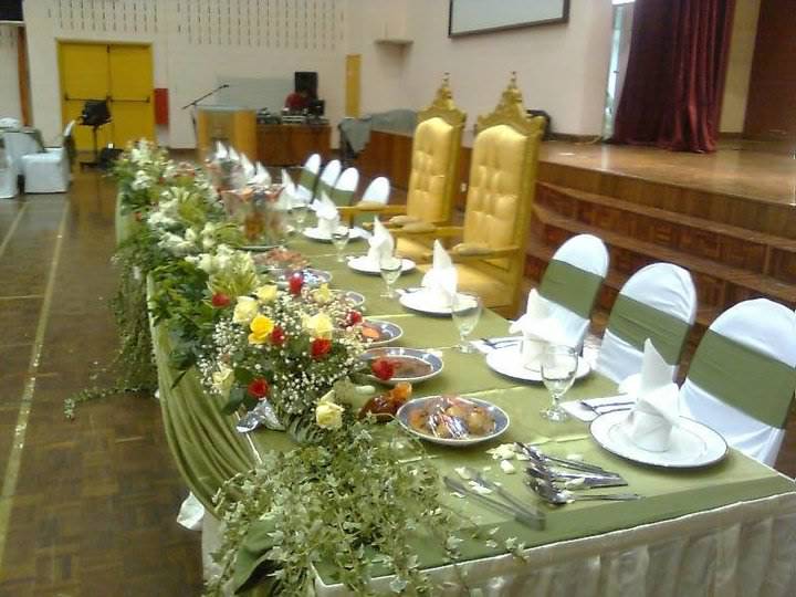 PERKHIDMATAN KATERING (CATERING SERVICES): Meja Makan Beradab