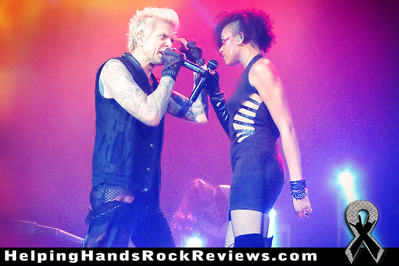 Helping Hands Rock Reviews: Concert Photos: Sixx A.M. Performing Live ...