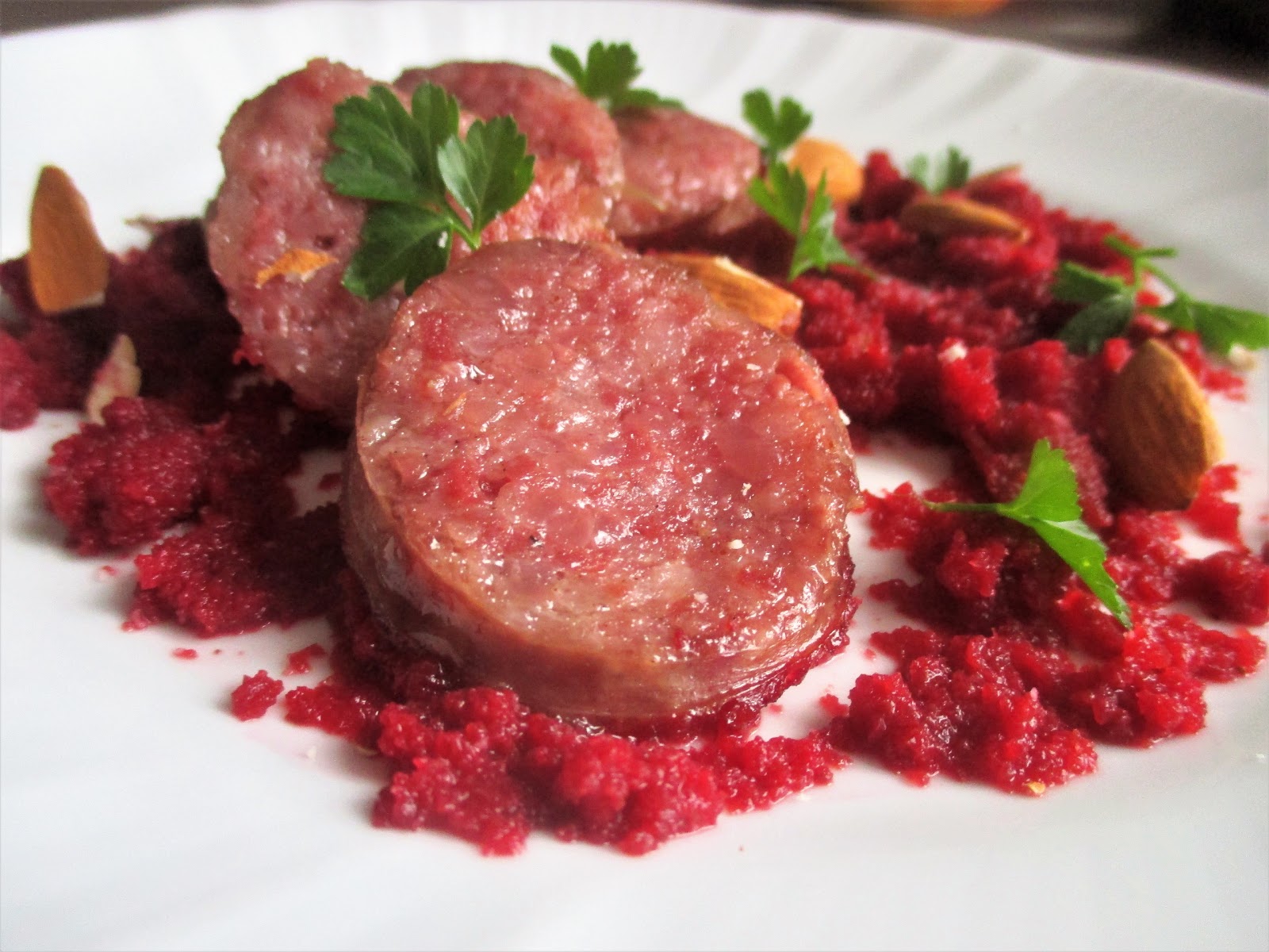 COTECHINO ON A BASE OF BEET AND ALMOND SAUSAGE – Cotechino su una base ...