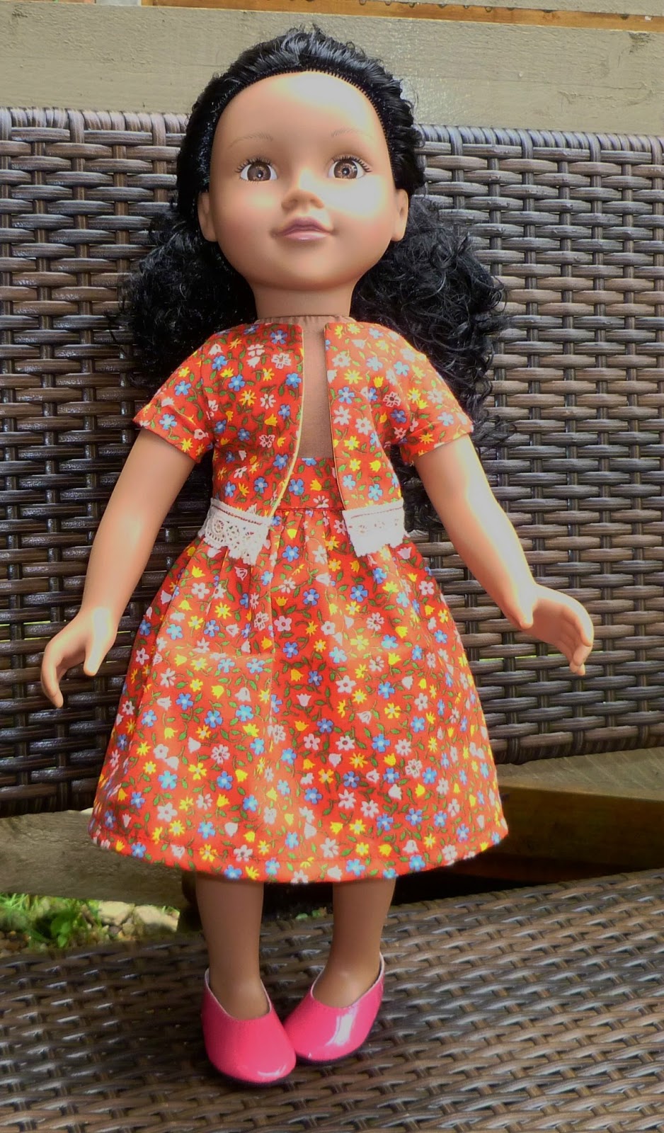 Small Sewing: Summer Outfit for Design a Friend Doll