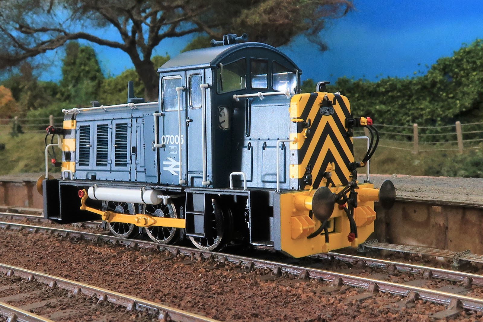CParkstone's Railway modellers Blog: Heljan Class 07