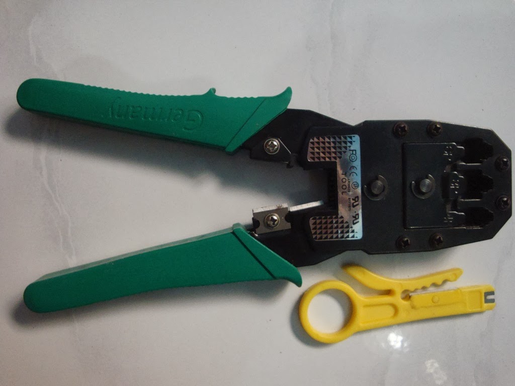 Langkah-Langkah Mengkrimping Kabel UTP ~ Dede's Note