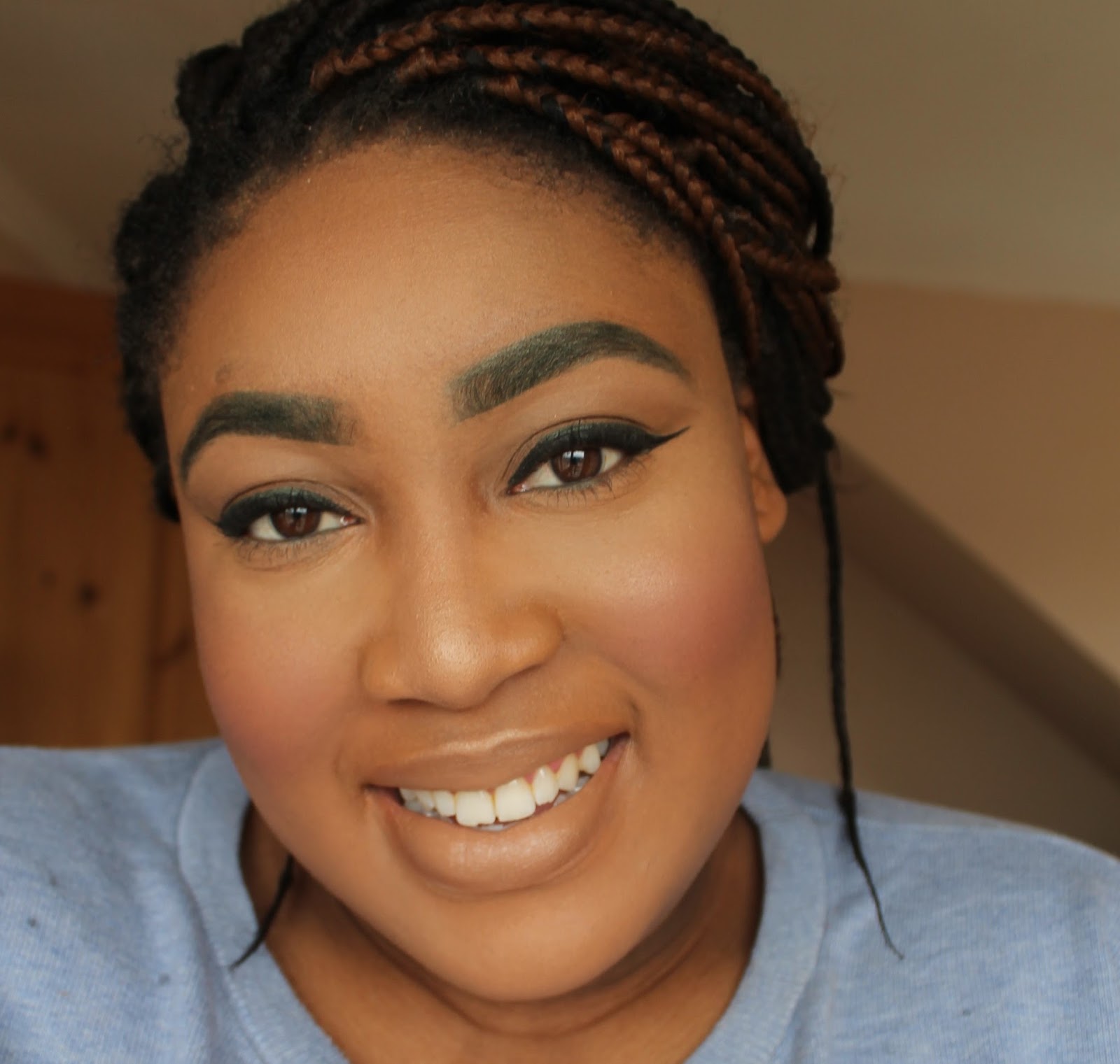 Chioma - Beauty Blogger: face of the day | green eyebrows