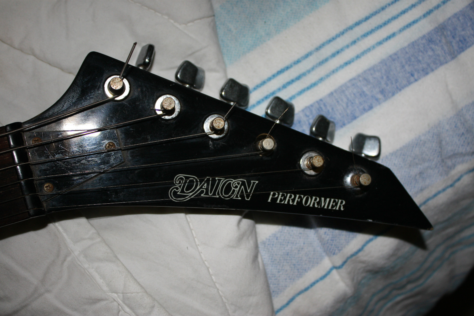 Daion Guitars Down Under: Daion Performer "Flying V" on Ebay.com.au