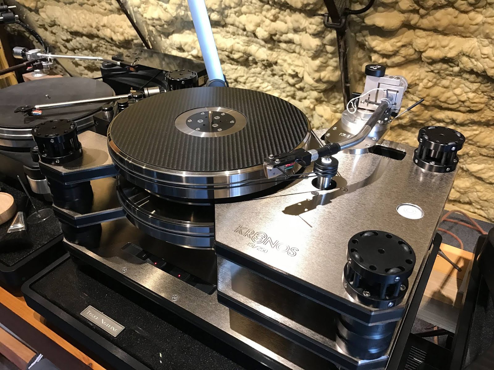 Kronos Pro turntable installation – M & S | Ultimate High-Fidelity