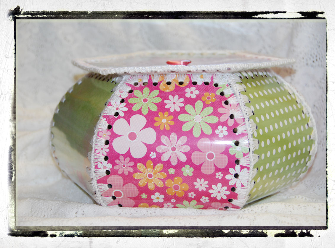 TiramiSue: VINTAGE STYLE HANKY BOX