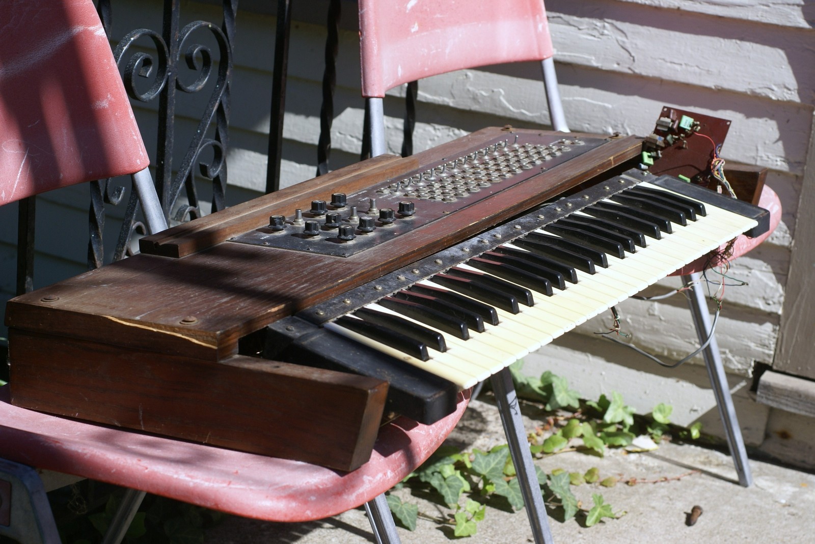 MATRIXSYNTH: Moog Prototype "Thingamajig"?