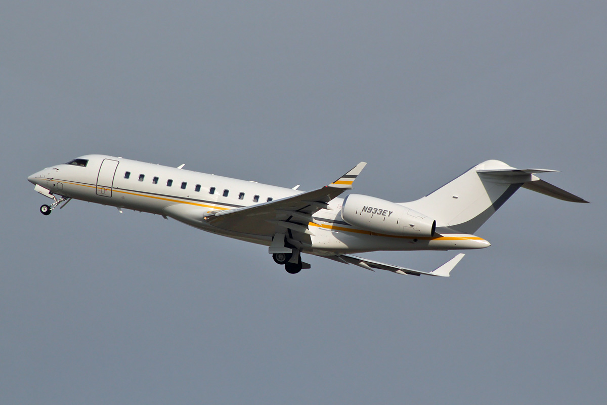 Eastwings: Global 6000 * Executive Jet Management * N933EY