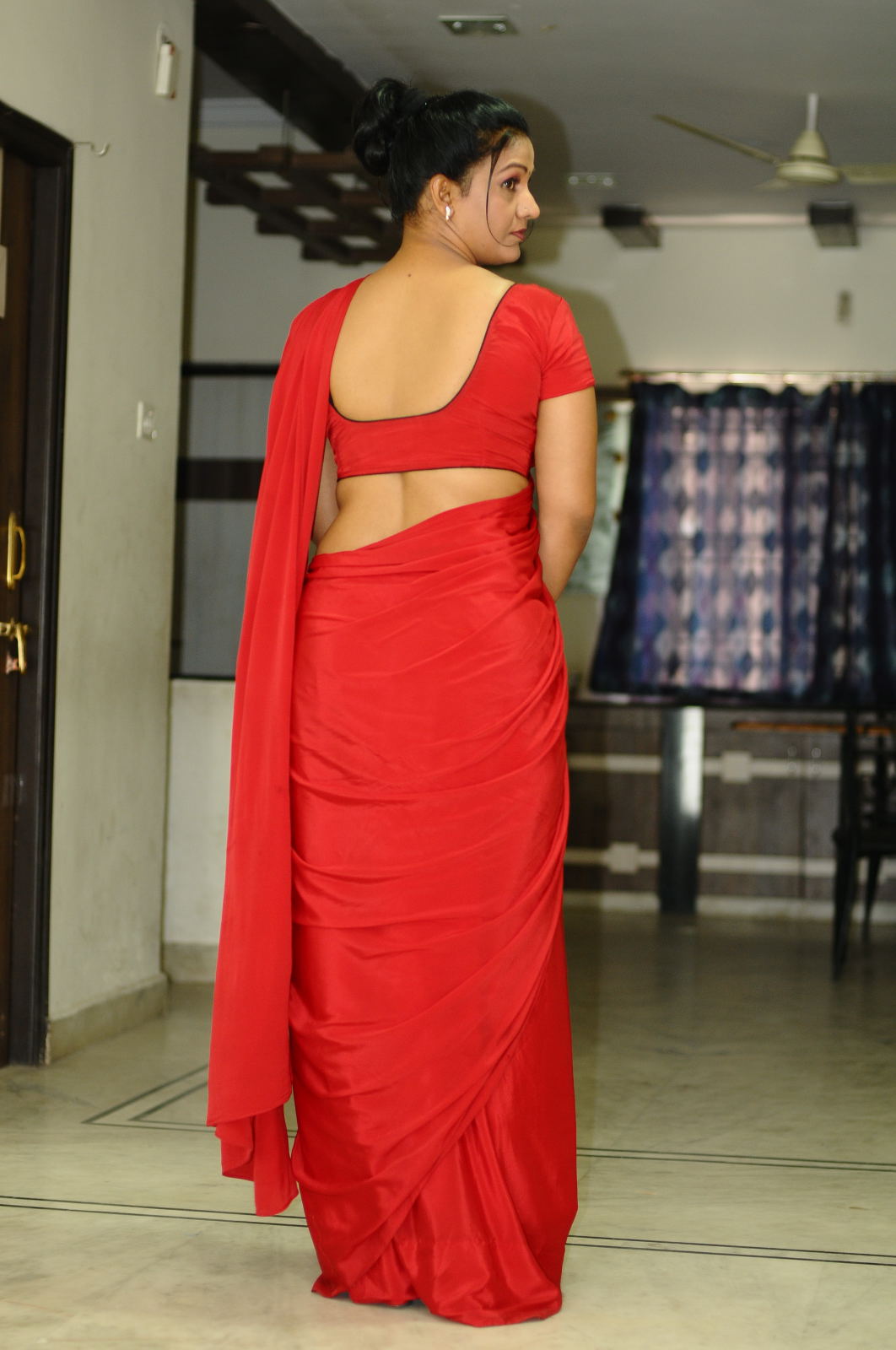 Telugu Actress Apoorva Aunty Hot in Red Saree Exposing Navel | Indian ...