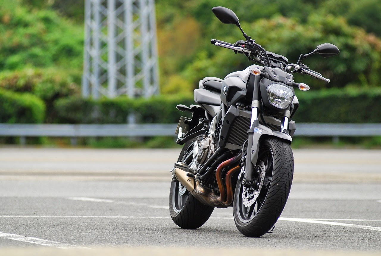 blueskyfuji: 新型MT-07とMT-09、写真比較、性能比較