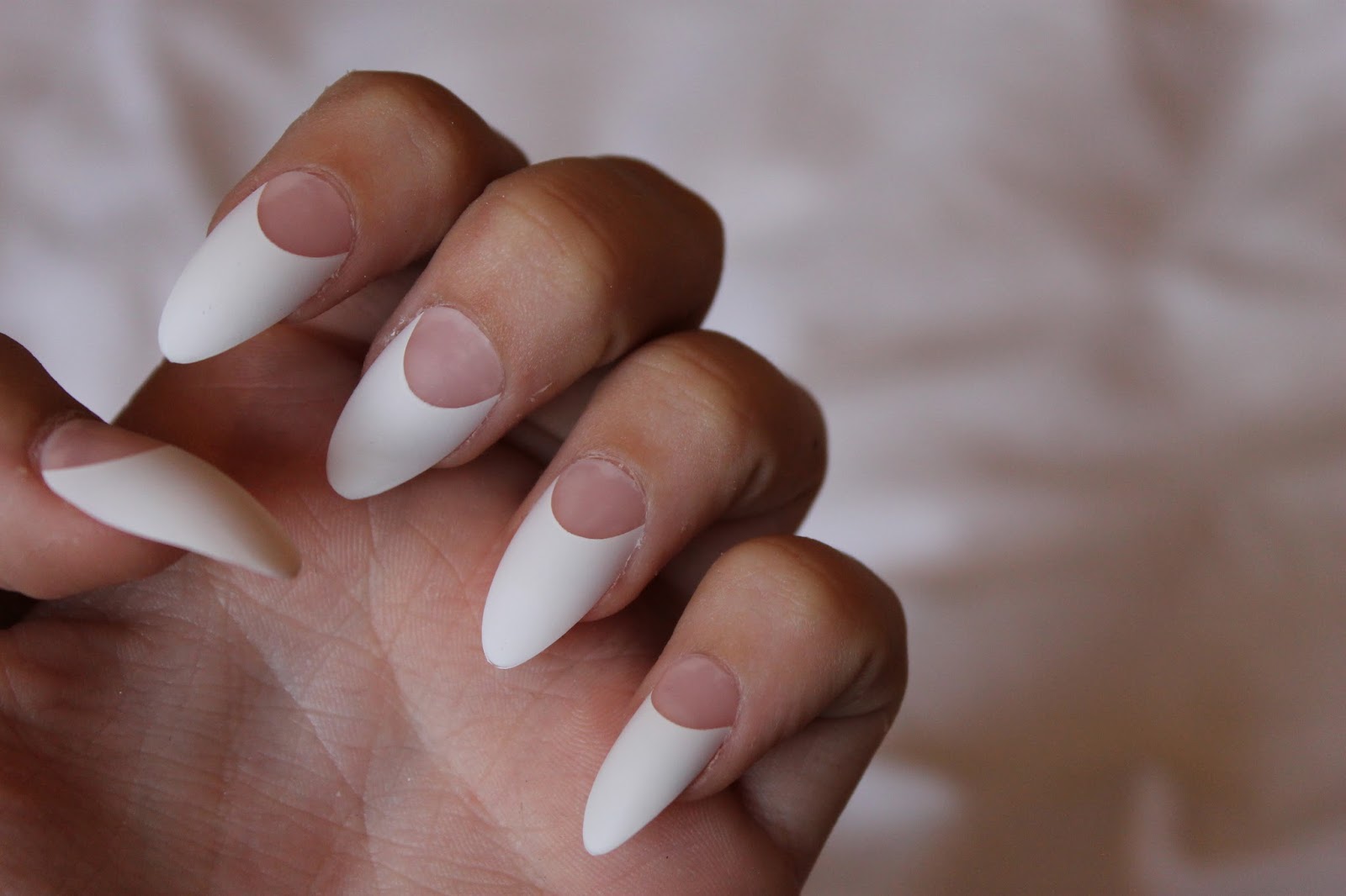 erin-jaine: Elegant Touch House of Holland Nails Review