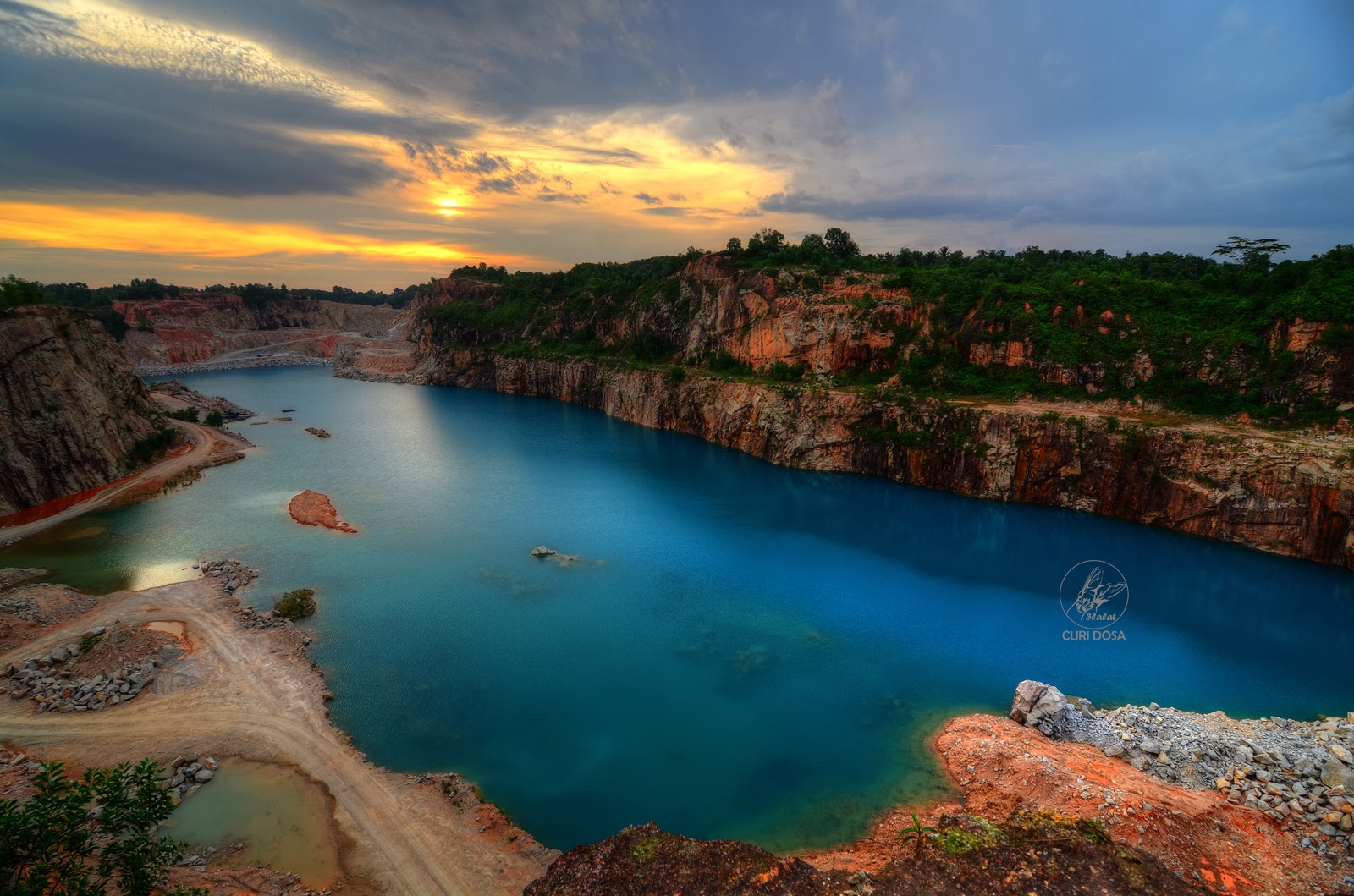 Wak Gelas™: THE BLUE LAKE OF SERI ALAM