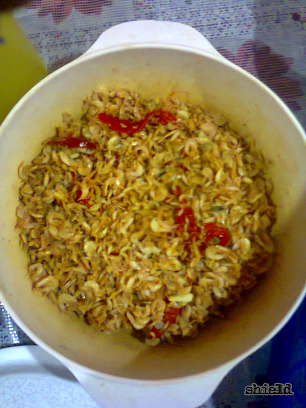 "Peel it. Feel it.": Bubuk Udang, Milky Desert dan Sambal Belacan.