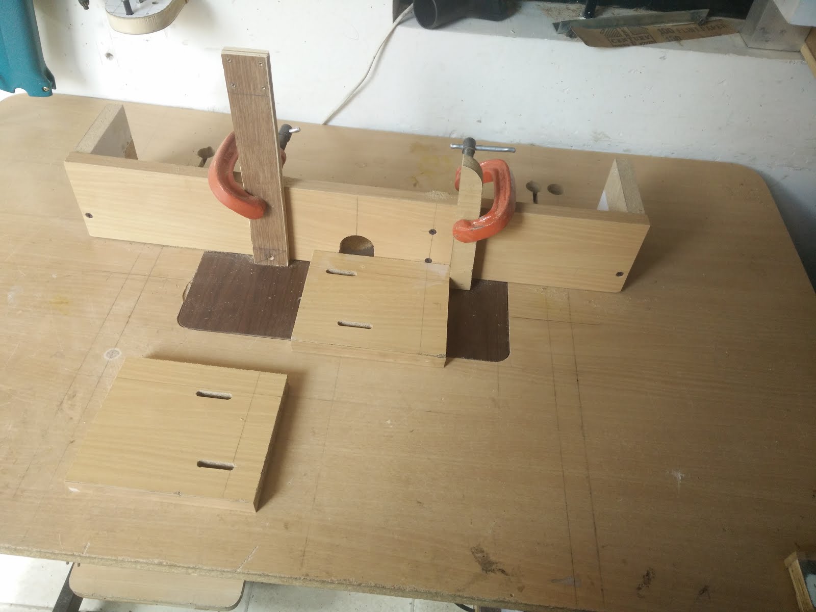 Baijal DIY: DIY Jointer using a Power Planer