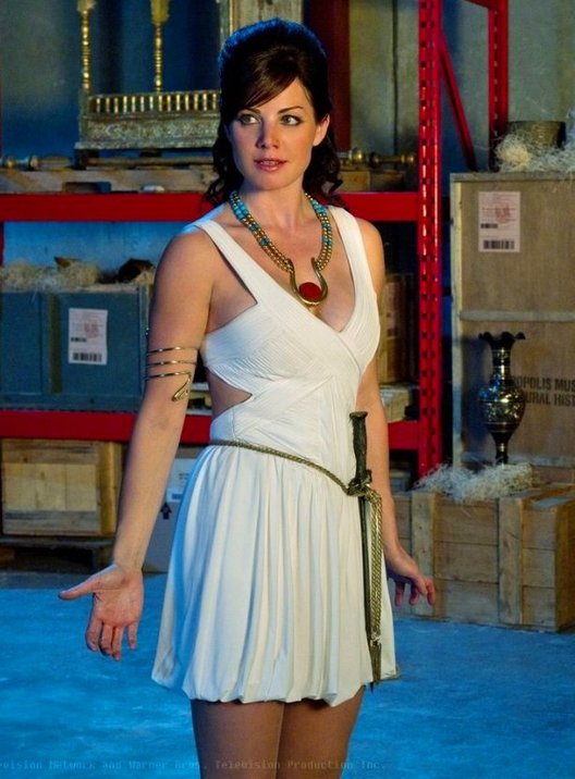 Erica Durance Lois Lane The Iconic Reporter Page 4 The