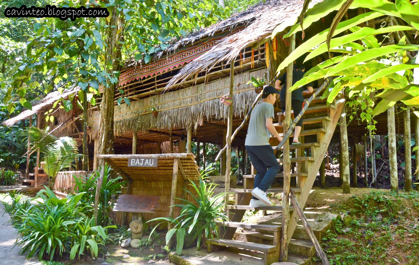Entree Kibbles: Bajau House (Kuih Jala & Pandan Juice) @ Mari Mari ...