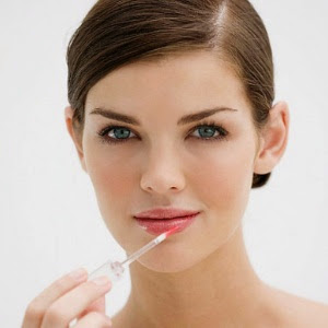 Tips Membuat Bibir Tipis Anda yang Tebal atau Dower | Cara Perempuan Cantik