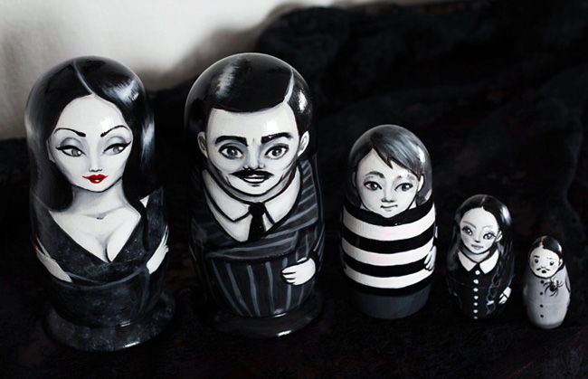 Geek Art Gallery: Crafts: Addams Family Nesting Dolls